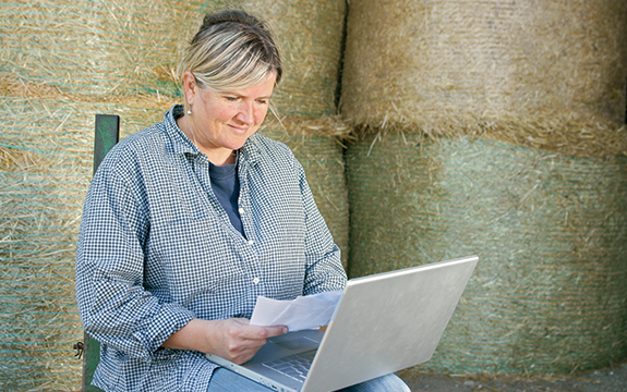 Distance Learning for Farmers - AGCO FarmLife