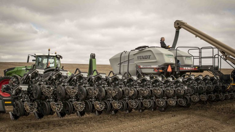 Fendt Momentum Planters Meet the Challenges - AGCO FarmLife